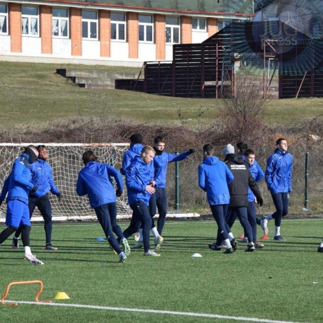 FK Radnik počeo pripreme: Sve za opstanak u Super ligi - JUGPRESS